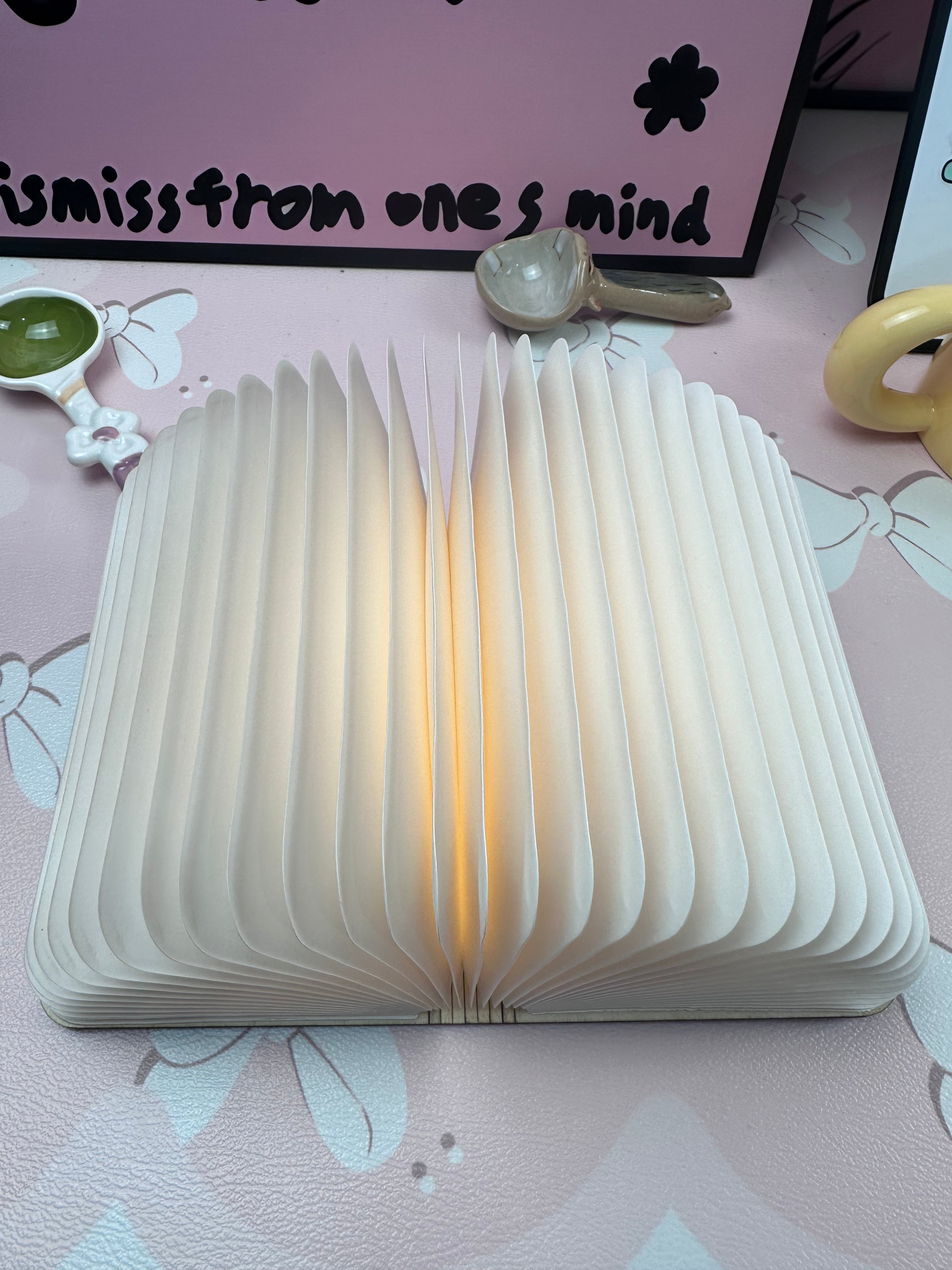 Book lamp – DIYgirlslucky